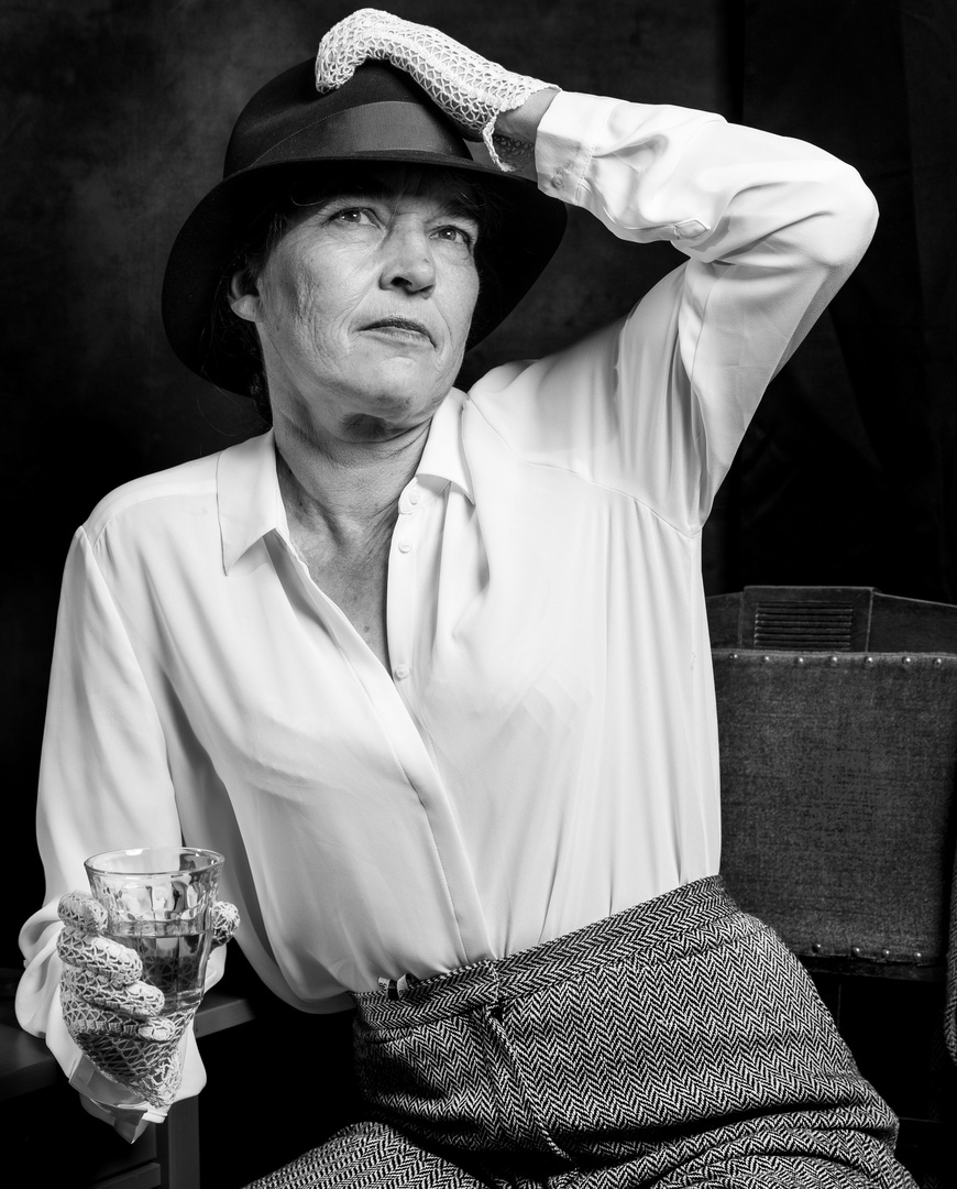 Waiting for Sam Spade Foto & Bild | portrait, projekte, szene Bilder ...