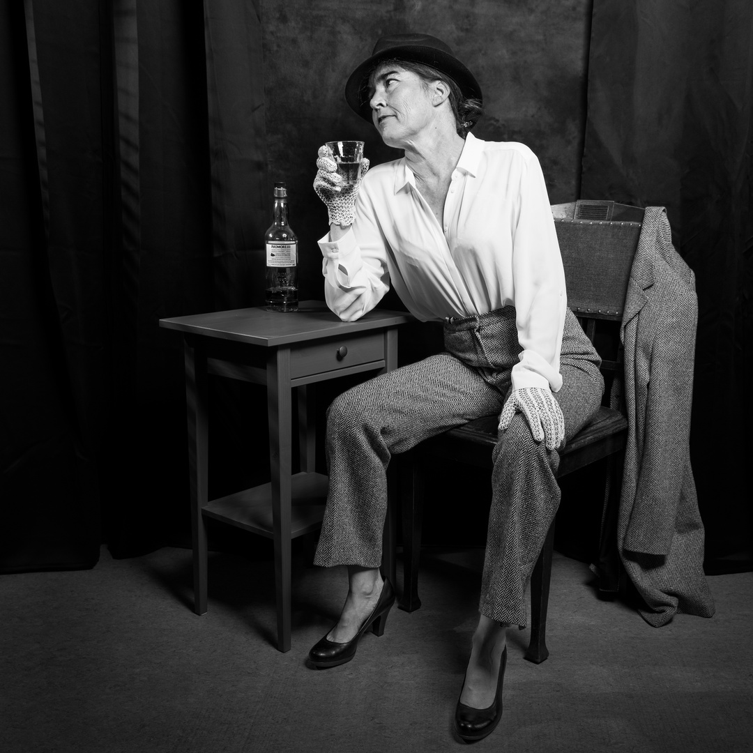 Waiting for Sam Spade Foto & Bild | erwachsene menschen, portrait ...