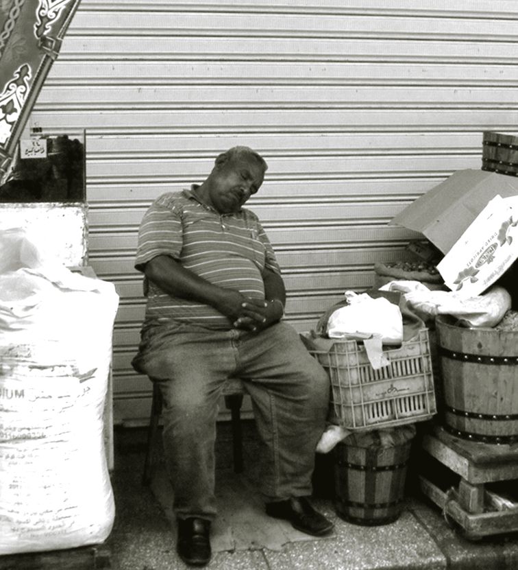 Waiting for the first customer Foto % Immagini| people, street, men ...