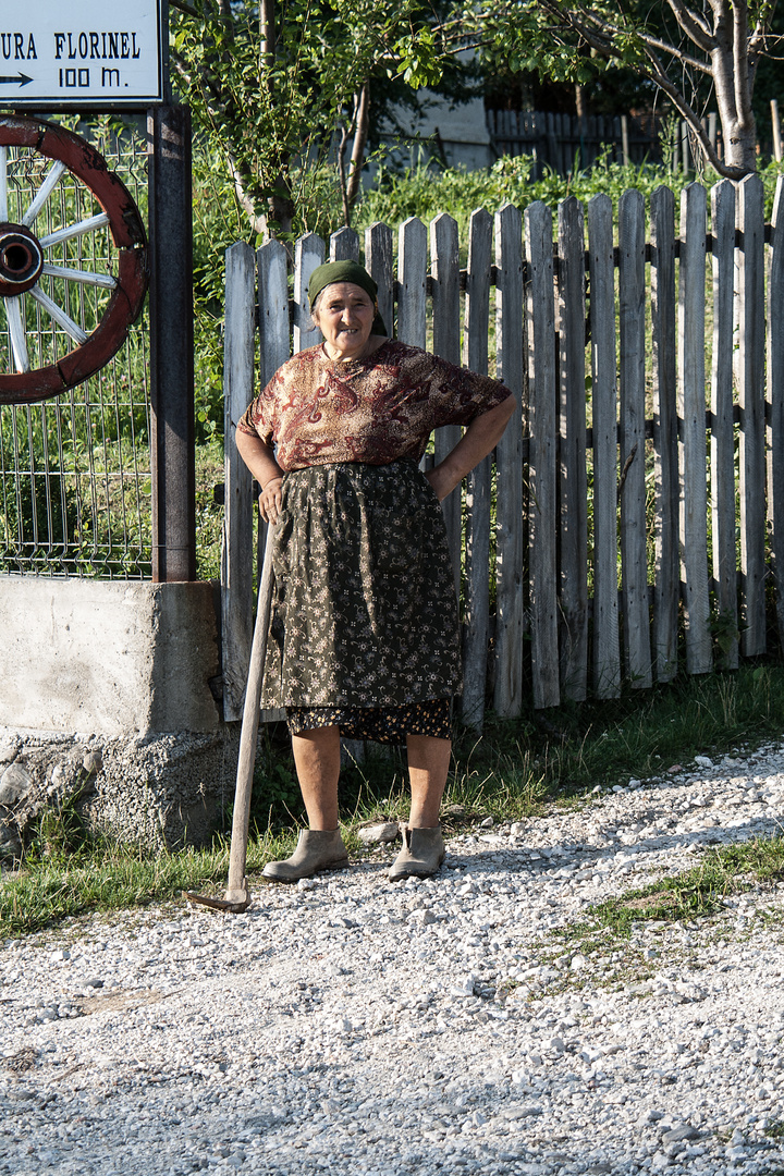 Walachische Bäuerin Foto & Bild | erwachsene menschen, menschen bei der ...