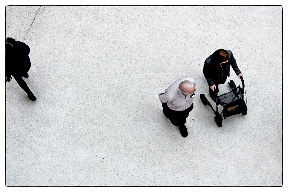 walk in - walk out Foto & Bild | erwachsene menschen, portrait, streetfotografie mit menschen ...