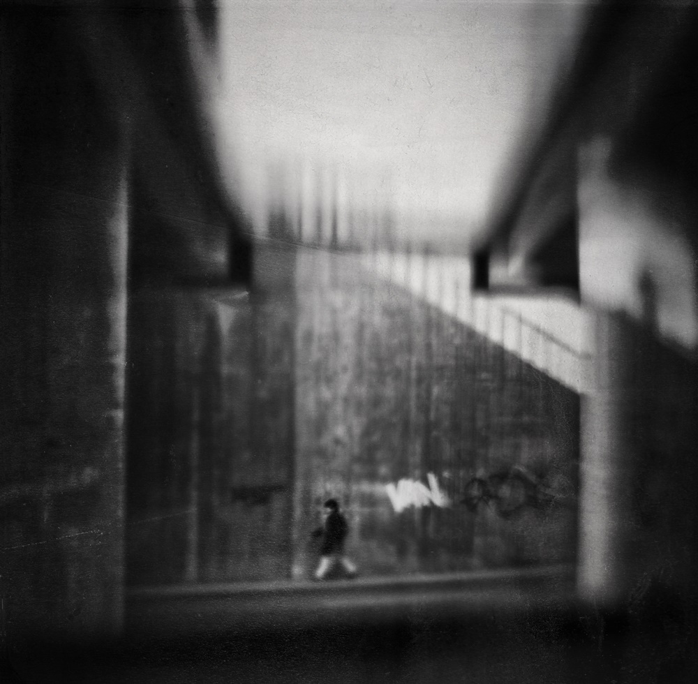 Walking Into Shadow Foto & Bild | street, lensbaby, monochrome Bilder ...