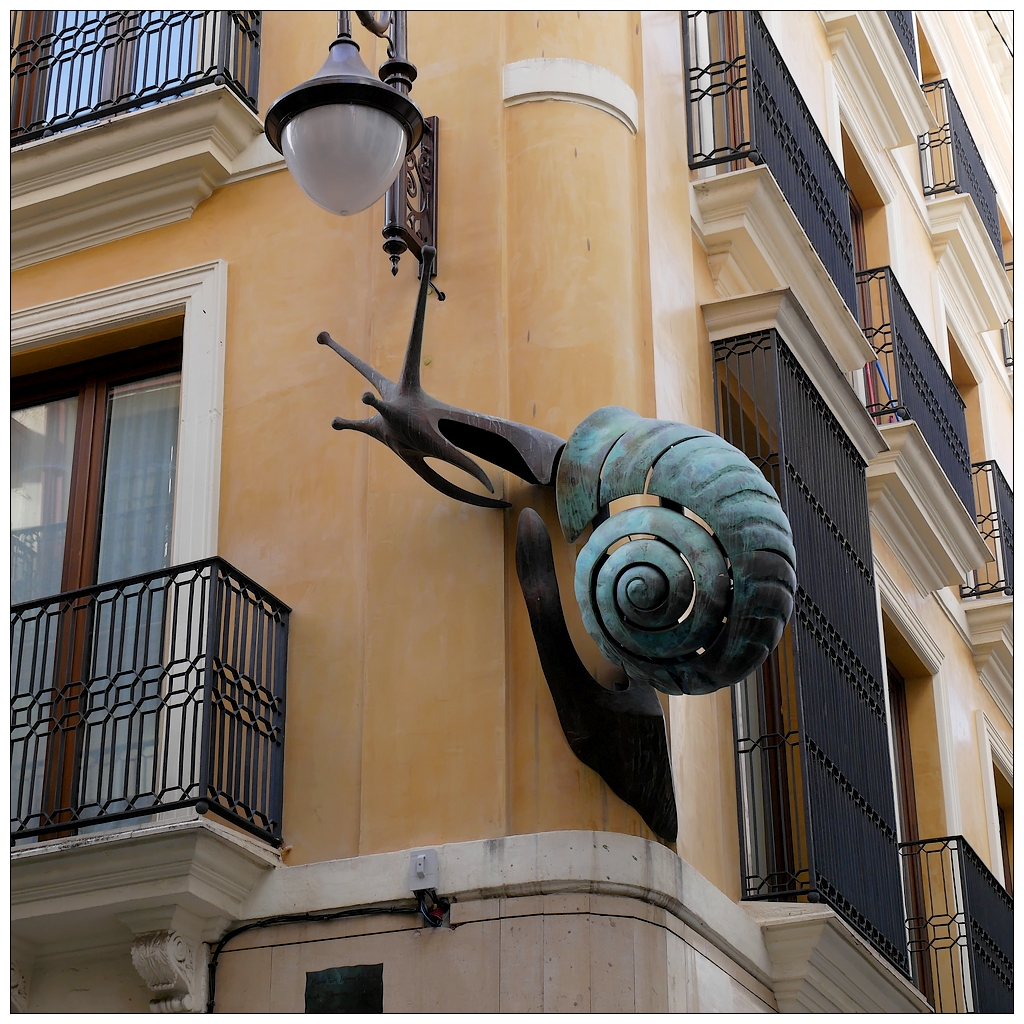 Wall snail photo et image | spain, street art, schnecke Images ...