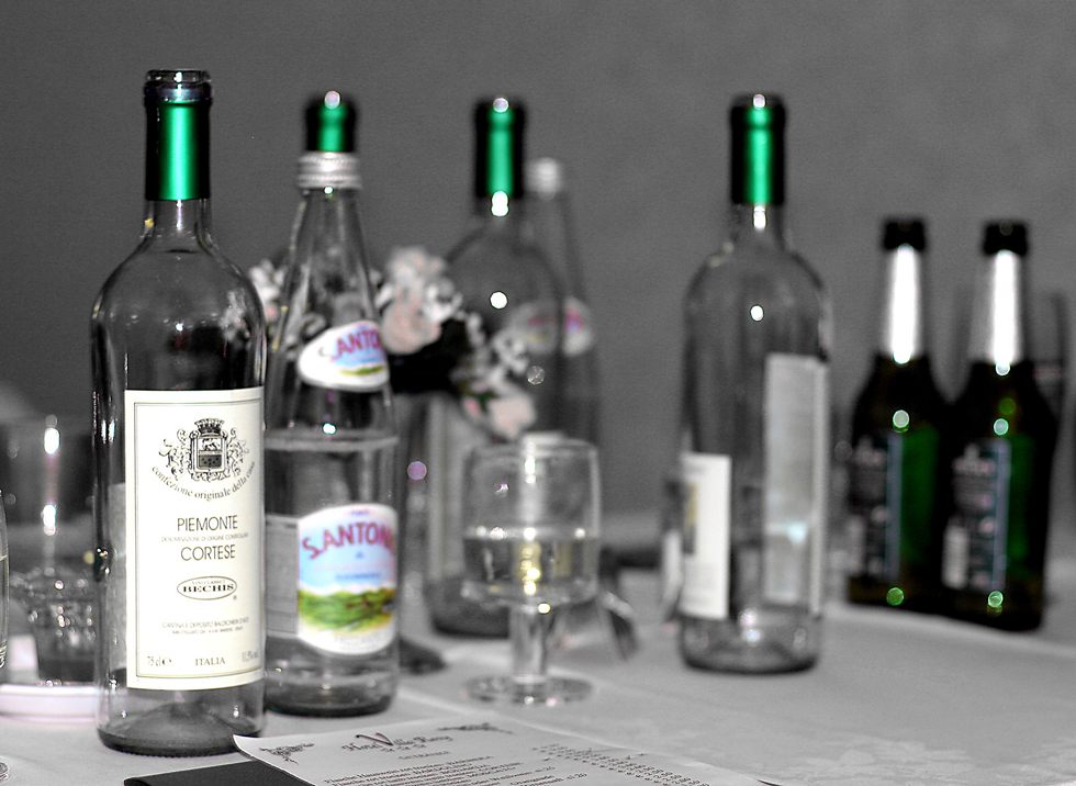 ware' schwach wie eine Flasche leer“ Foto & Bild | stillleben, food ...