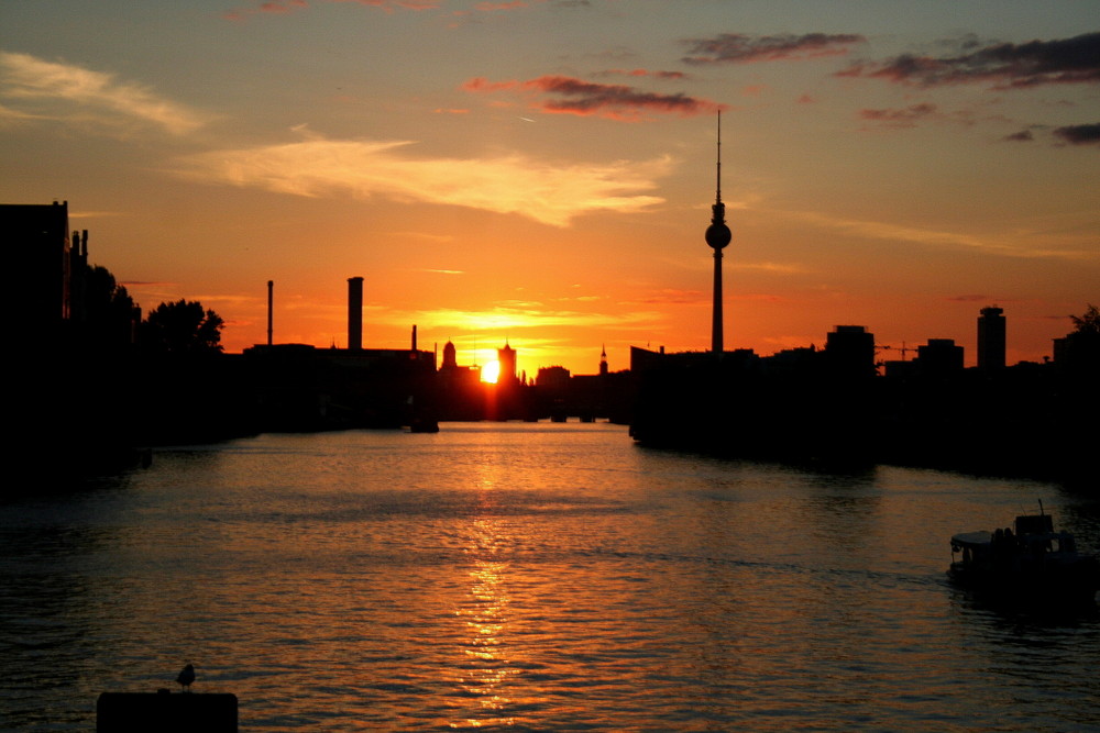 Warschauer Brücke Foto & Bild | architektur, stadtlandschaft, skylines ...