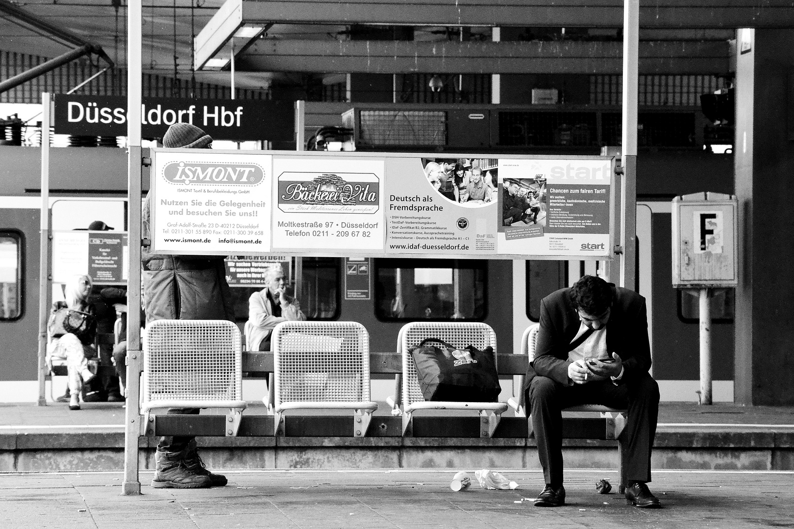 warten... Foto & Bild | erwachsene menschen, deutschland, europe Bilder ...