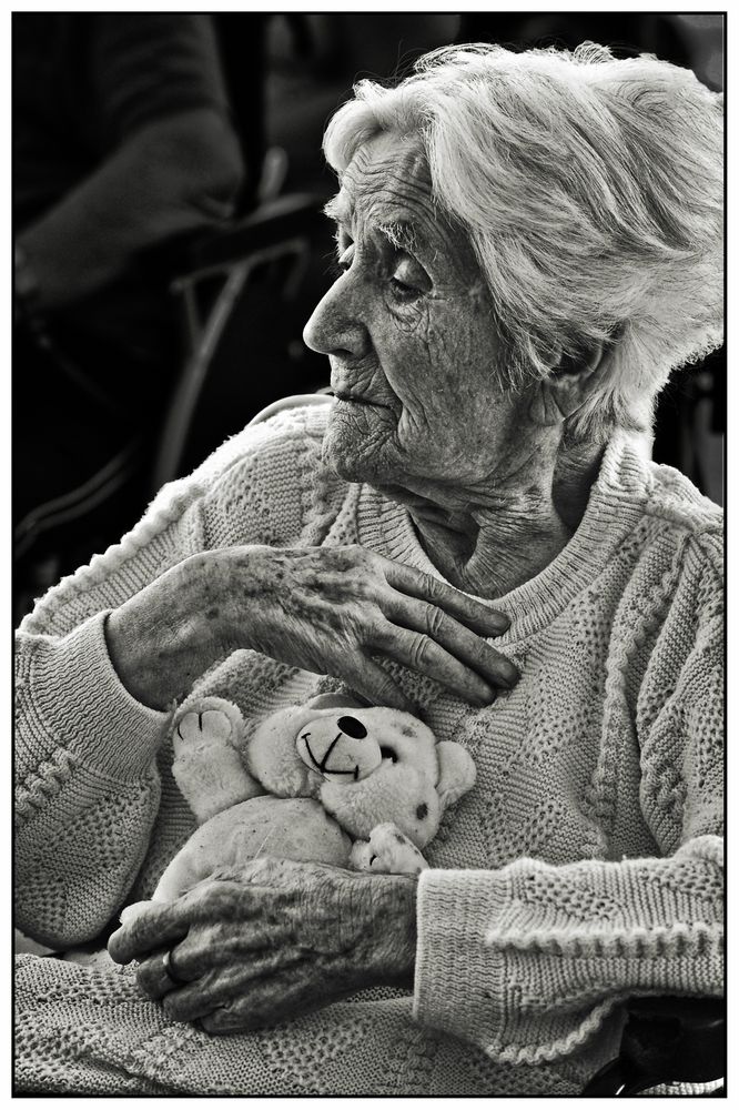 Was bleibt Foto & Bild | erwachsene menschen, menschen im alter ...