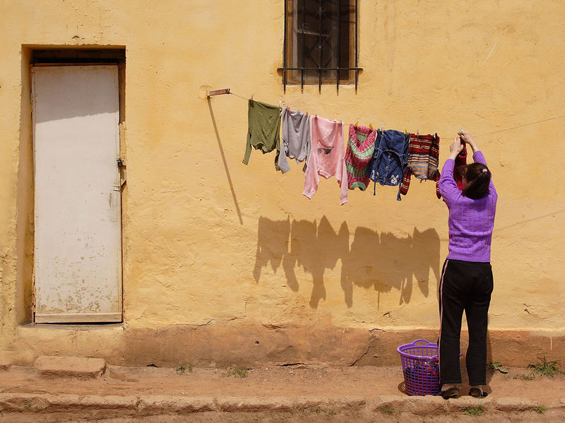 Waschtag Foto & Bild | streetfotografie mit menschen, albanien ...