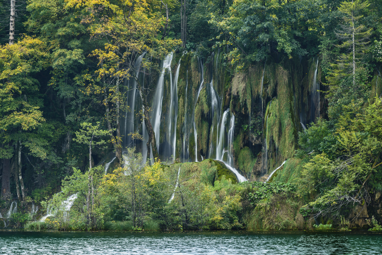 Wasserfall 2, Obere Seen, Nationalpark Plitvicer Seen, Kroatien Foto & Bild | wald, wasser ...