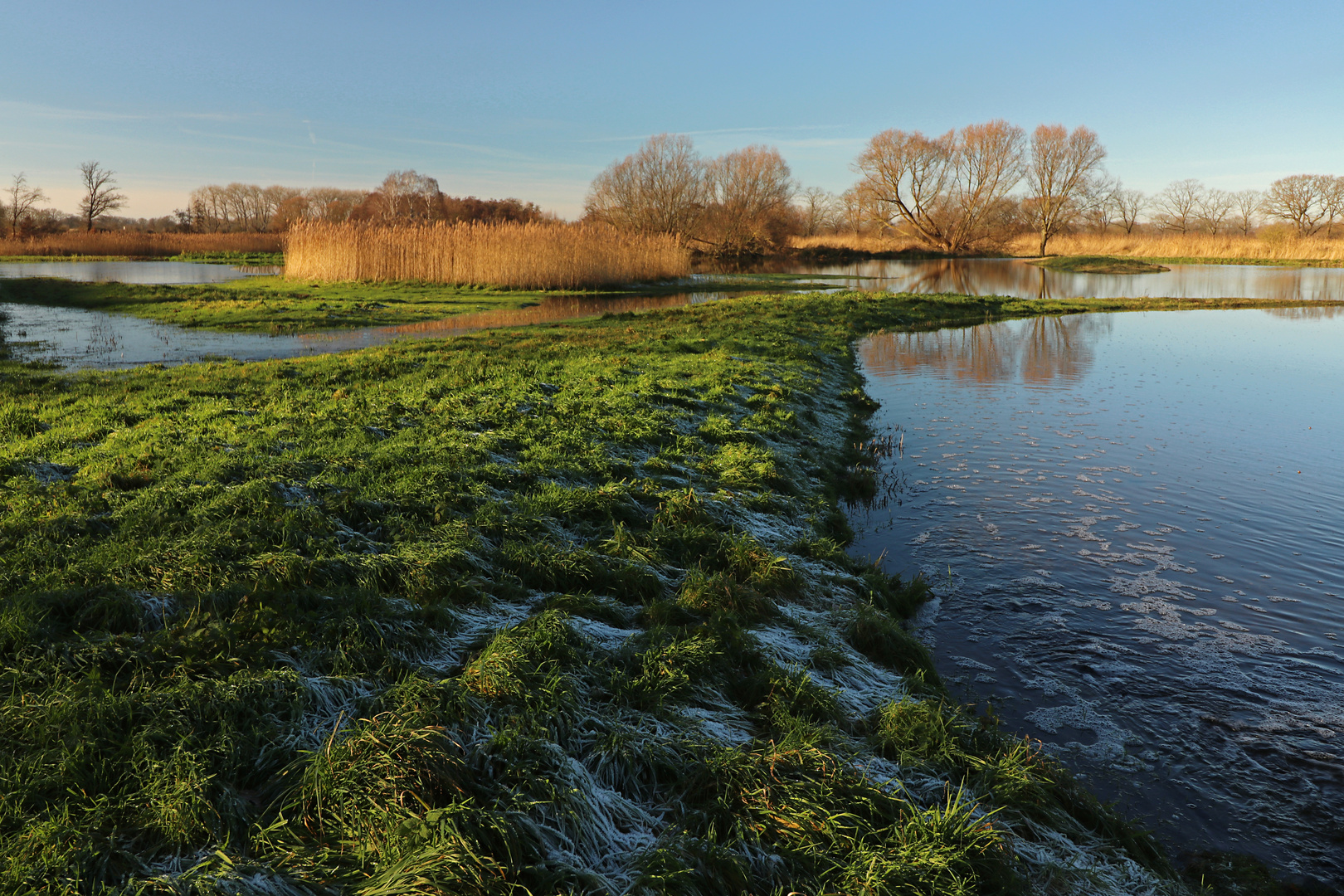 Wasserlandschaft Foto & Bild | dezember, landschaften, wasser Bilder ...