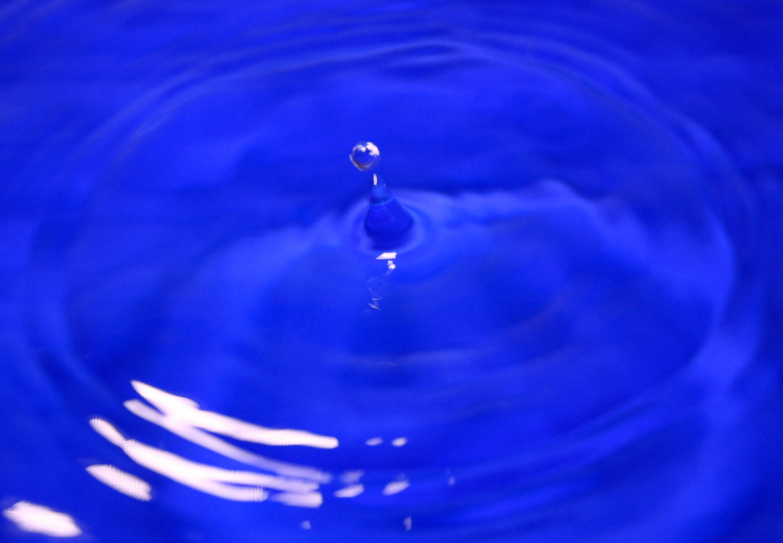 Wassertropfen Foto & Bild | abstraktes, formen, sonstiges Bilder auf ...