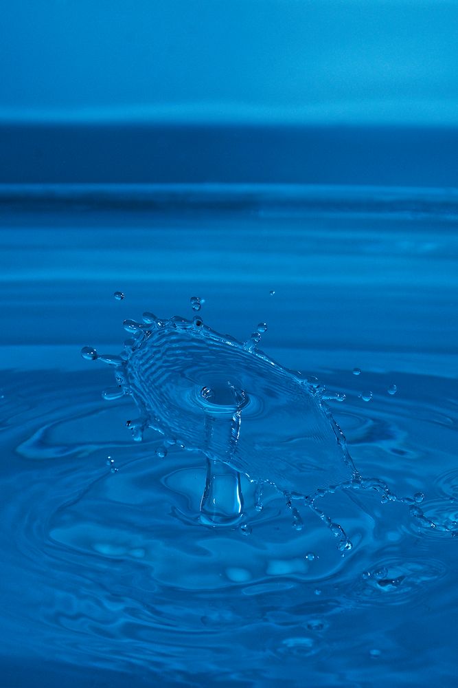 Wassertropfen Foto & Bild | wasser, blau, farben Bilder auf fotocommunity