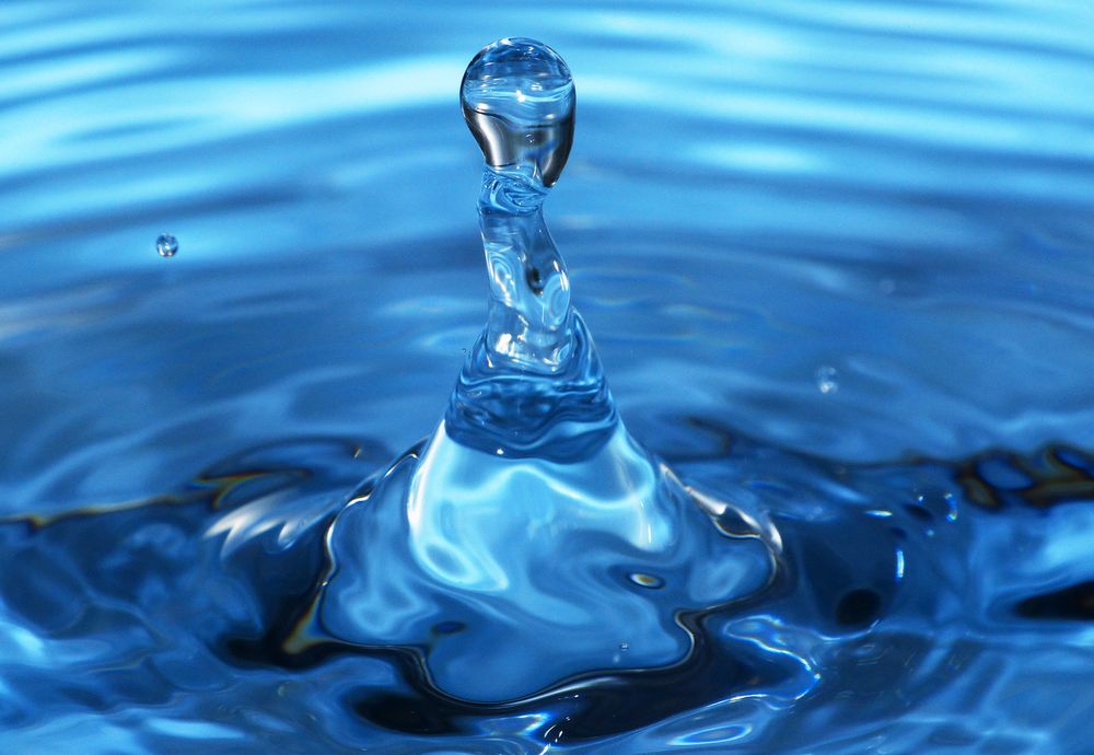 Wassertropfen Foto & Bild | experimente, wasser, tropfen Bilder auf ...