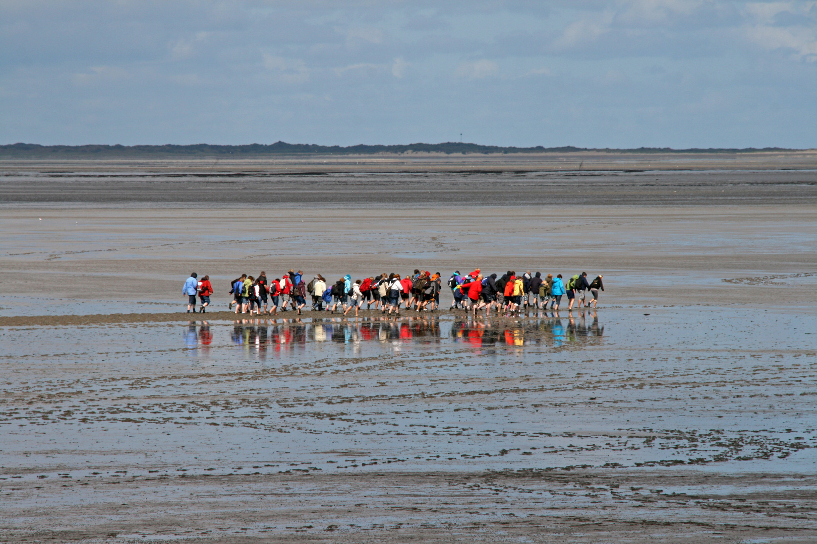 Wattwanderung - Kurzurlaub an der Nordsee in Neuharlingersiel Foto ...