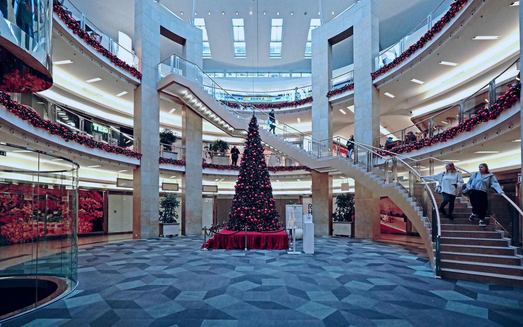 Weihnachtlich glänzet der Stall Foto & Bild | architektur, deutschland ...