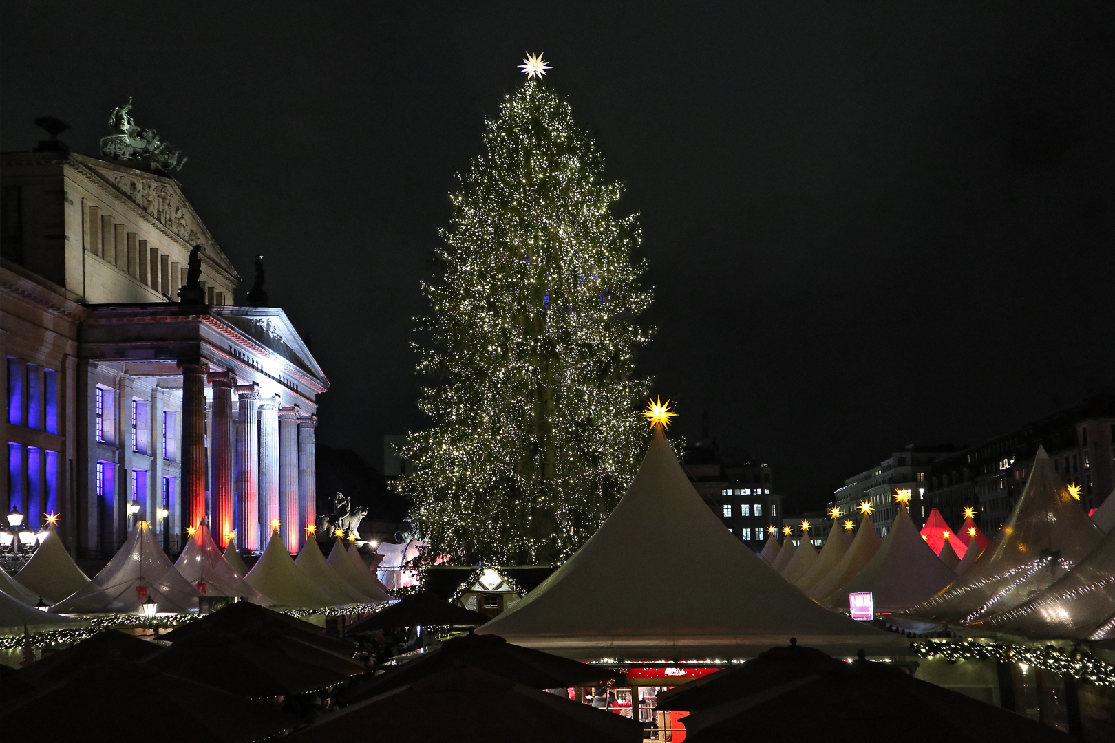 Weihnachtsmarkt am Gendarmenmarkt (03) Foto & Bild | nacht, berlin ...