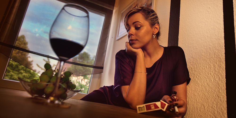 wein und kippen ;) Foto & Bild | erwachsene menschen, alltagsereignisse, menschen in der ...