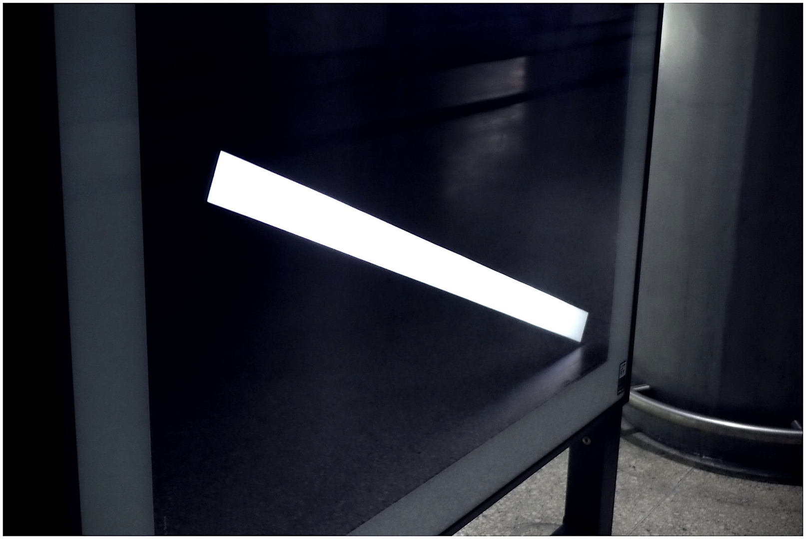 weisser Balken Foto & Bild | spezial, licht, schatten Bilder auf ...