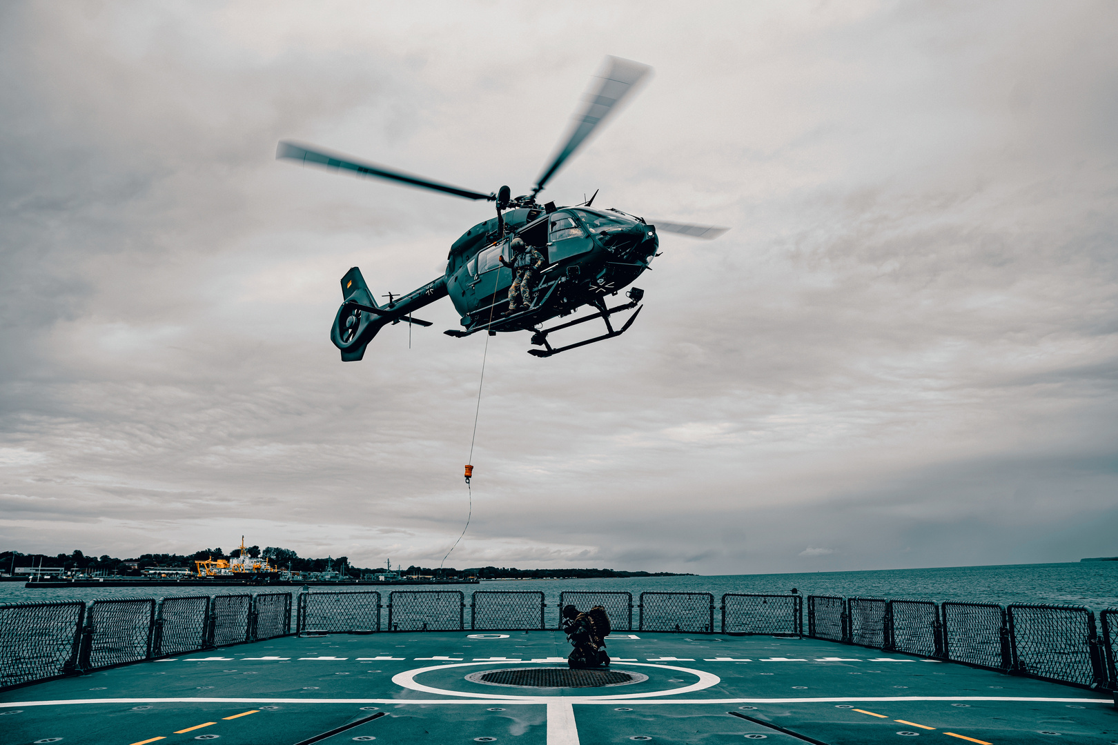 Welcome on Board Foto & Bild | erwachsene menschen, reportage ...