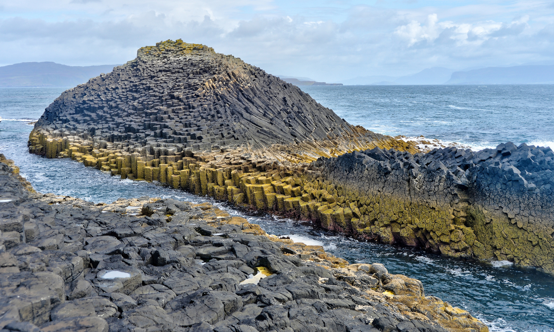 Welcome to Staffa Island! Foto & Bild | europe, united kingdom ...