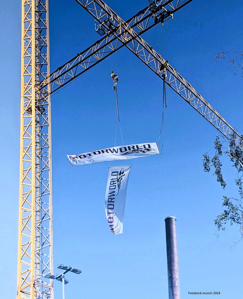 Wenn die Fahnen wehen: Motorworld München Foto & Bild | spezial, collage, szene Bilder auf ...