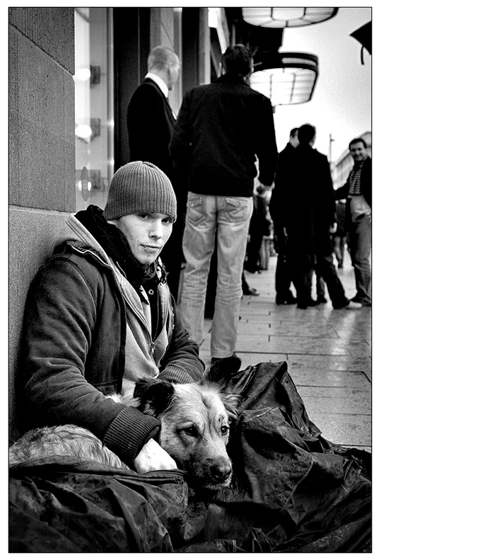 wenn junge Menschen auf der Strasse sitzen... Foto & Bild | erwachsene ... wenn junge Menschen auf der Strasse sitzen... Foto & Bild | erwachsene ...