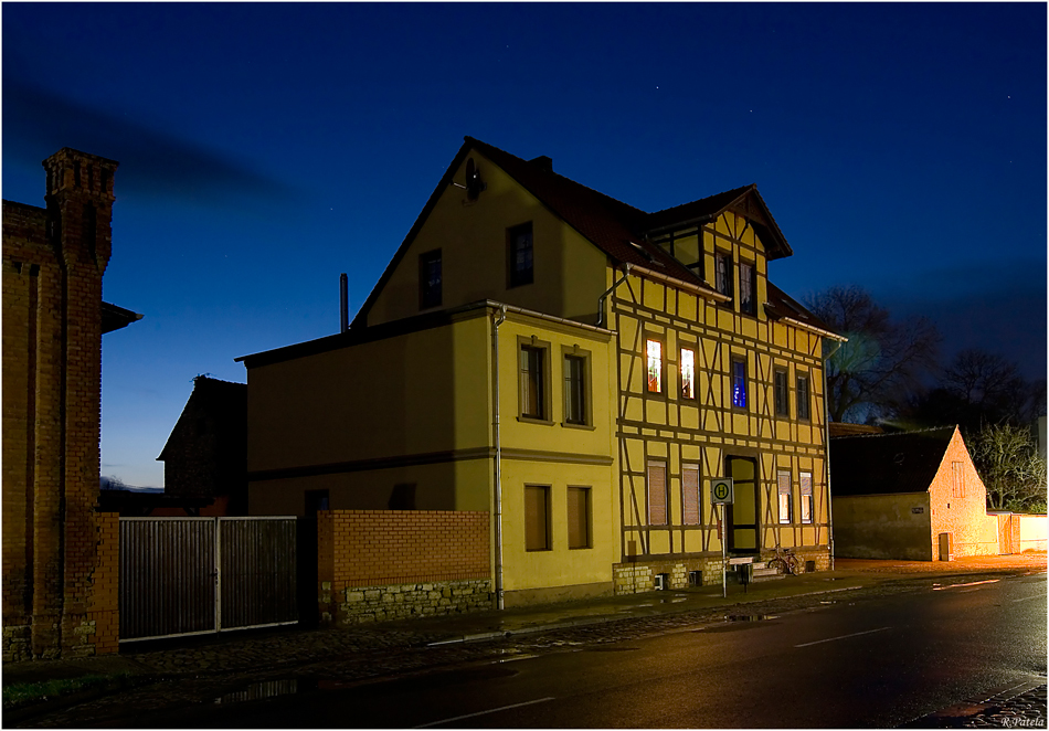 Westeregeln zur blauen Stunde Foto & Bild | architektur, architektur bei nacht, w-egeln@nigth ...