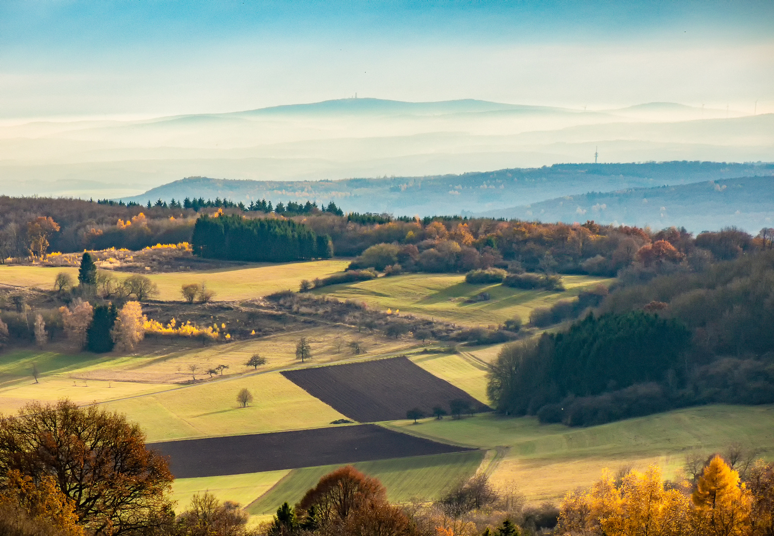 Westerwald grüßt Taunus Foto & Bild | landschaft, natur, herbst Bilder ...