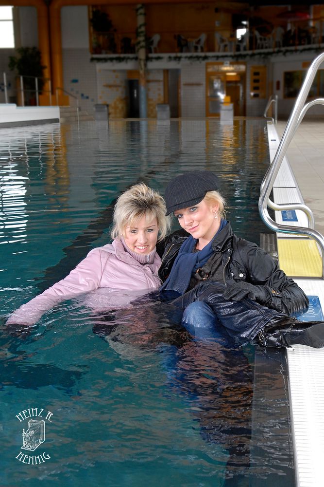 Wet and Fun - III Foto & Bild | menschen, schwimmhalle, wassershooting ...