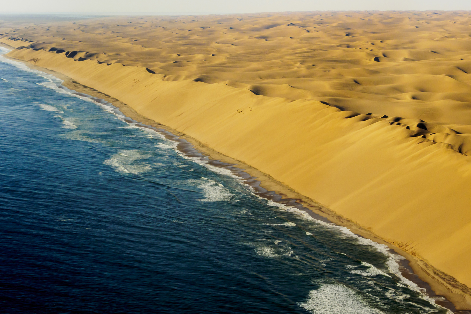 where the desert meets the ocean Foto & Bild | africa, southern africa ...