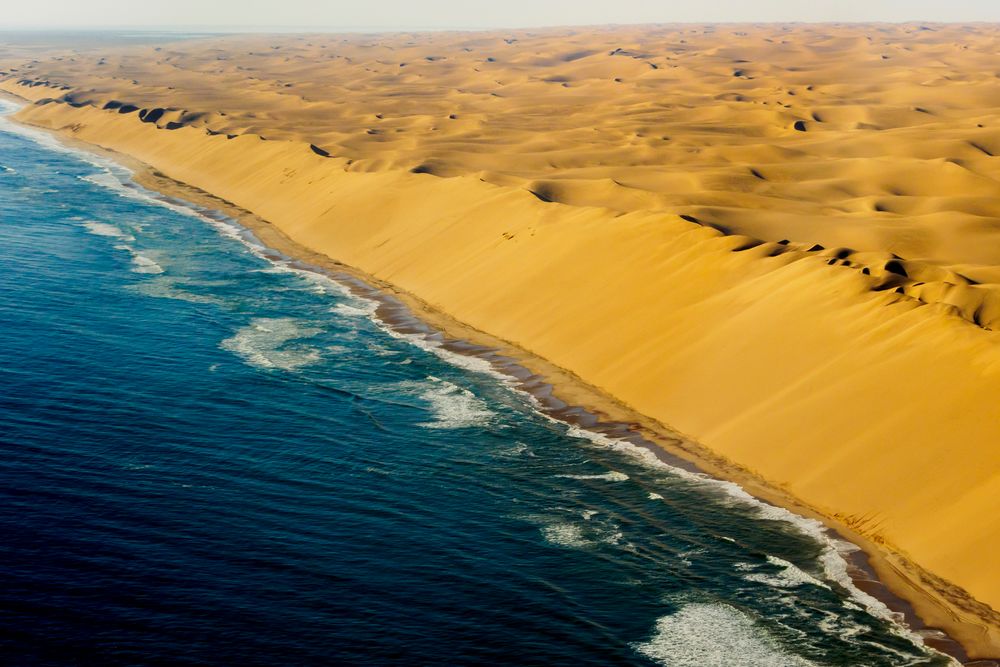 where the desert meets the ocean Foto & Bild | africa, southern africa ...
