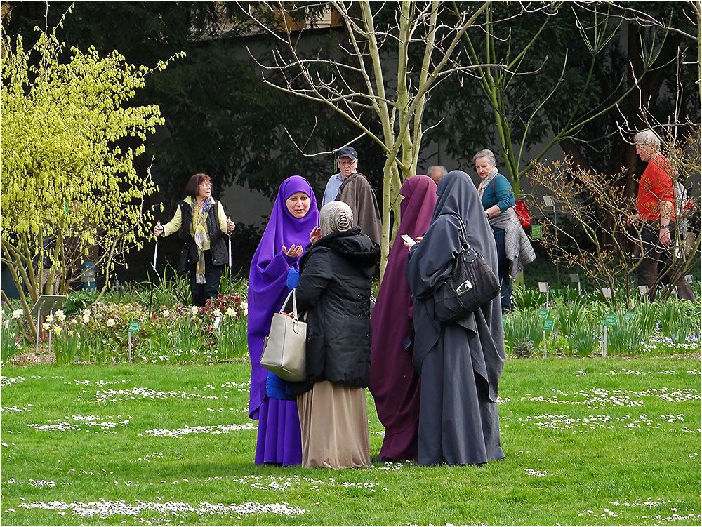 Wie auf einer Insel.... Foto & Bild | dokumentation, outdoor, menschen ...