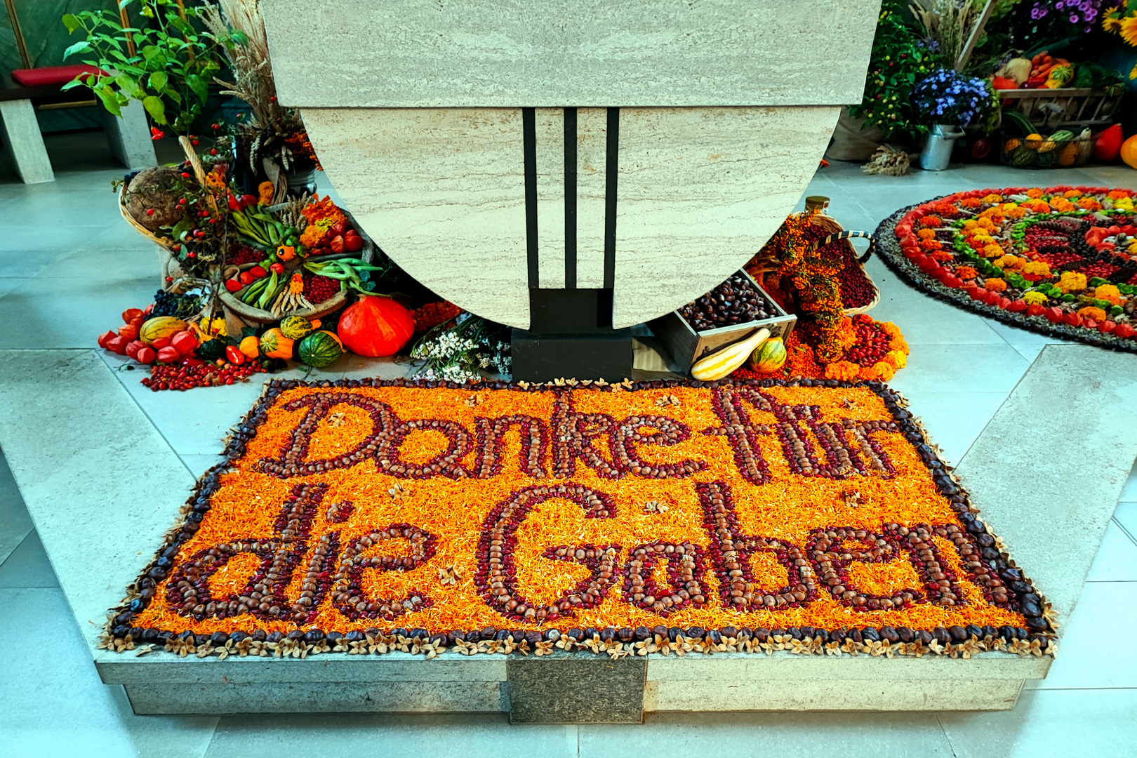 Wie dazumal - Erntedank 2023 Pfarrkirche Helmsdorf Danke für die Gaben ...