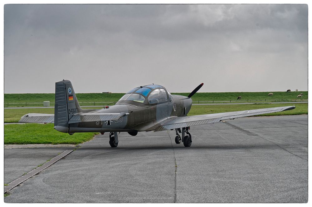 Wie Dazumal; Rundflug von Mariensiel (EDWI) mit einer "Piggi" Foto ...