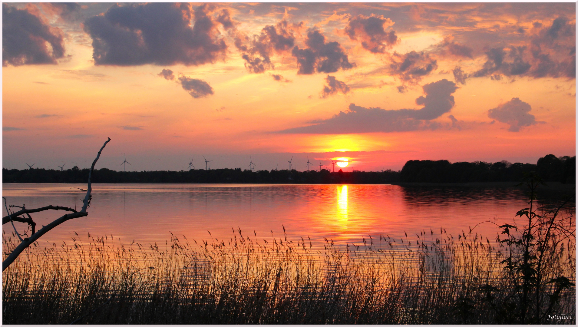 Wie der Abend sich neigt .... Foto & Bild | sonnenuntergänge, himmel ...