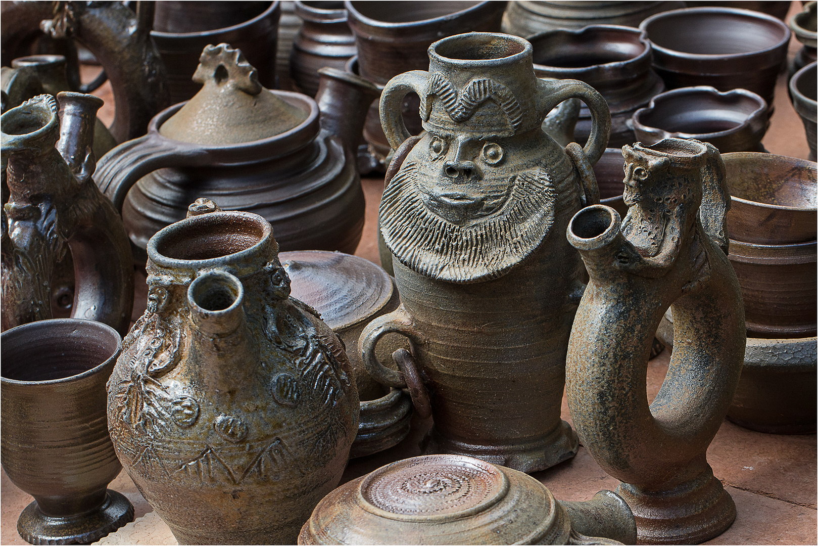 Wie vor 900 Jahren (Raubgrabung) Foto & Bild | historisch, töpfer ...