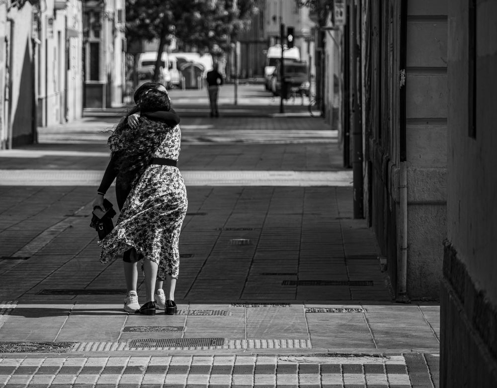 Wiedersehensfreude Foto & Bild | erwachsene menschen, zwei menschen, mehrere menschen Bilder auf ...