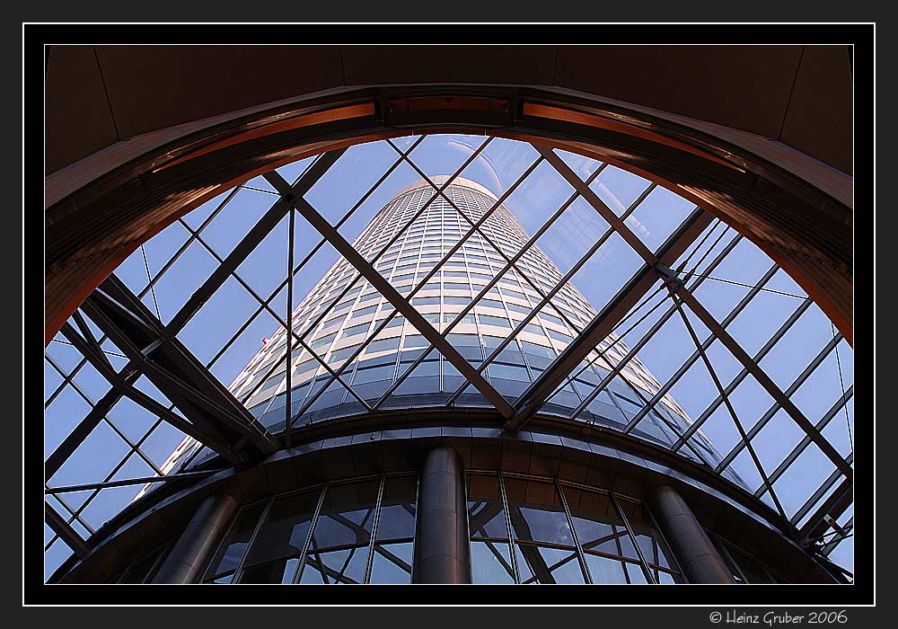 Wien - Millenium Tower - inside --- special looook --- 212m Foto & Bild ...