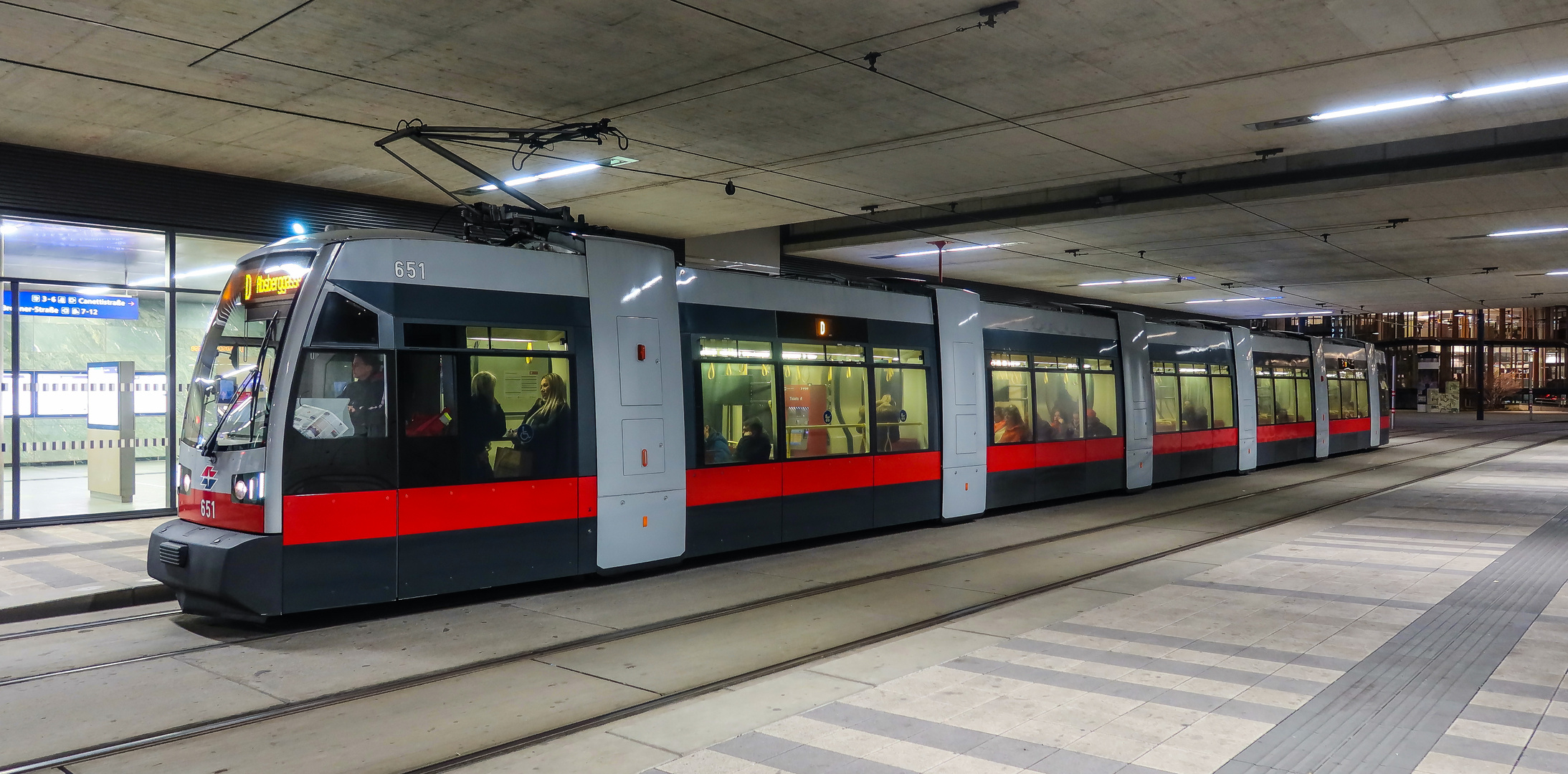Wiener Linien (14 von 18) Foto & Bild | wien, straßenbahn, haltestelle ...