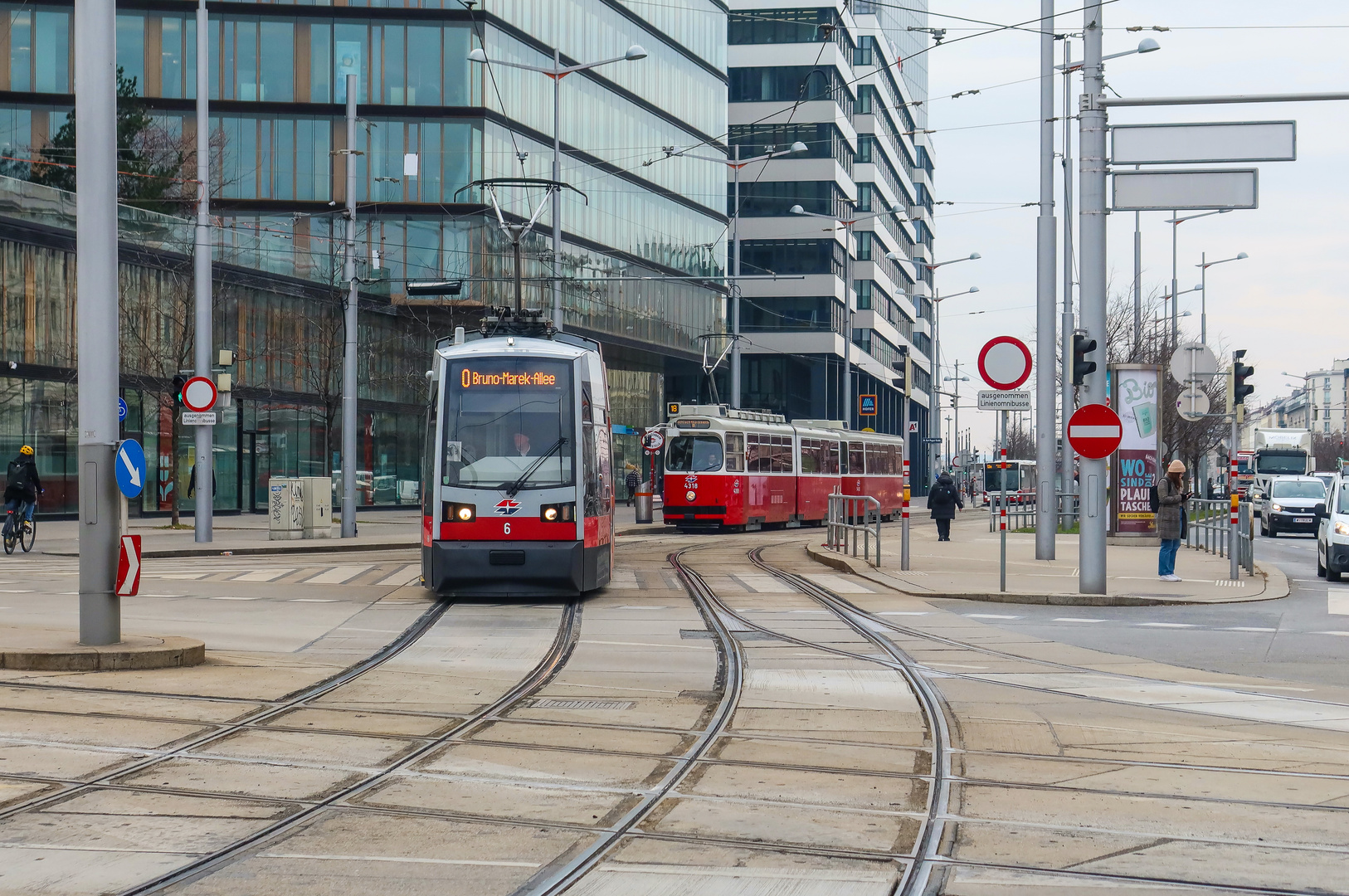 Wiener Linien (16 von 18) Foto & Bild | wien, kreuzung, straßenbahn ...