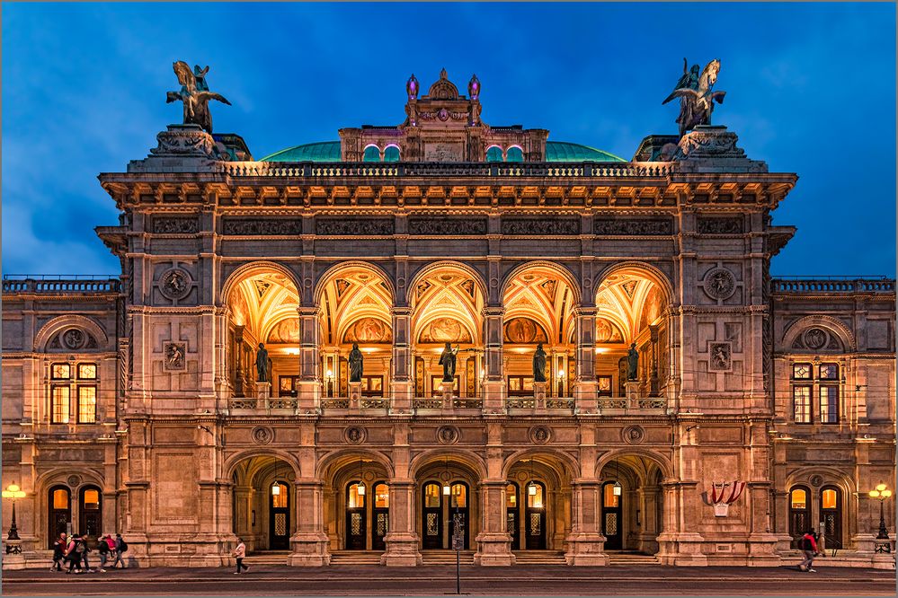 Wiener Staatsoper Foto & Bild | architektur, architektur bei nacht ...