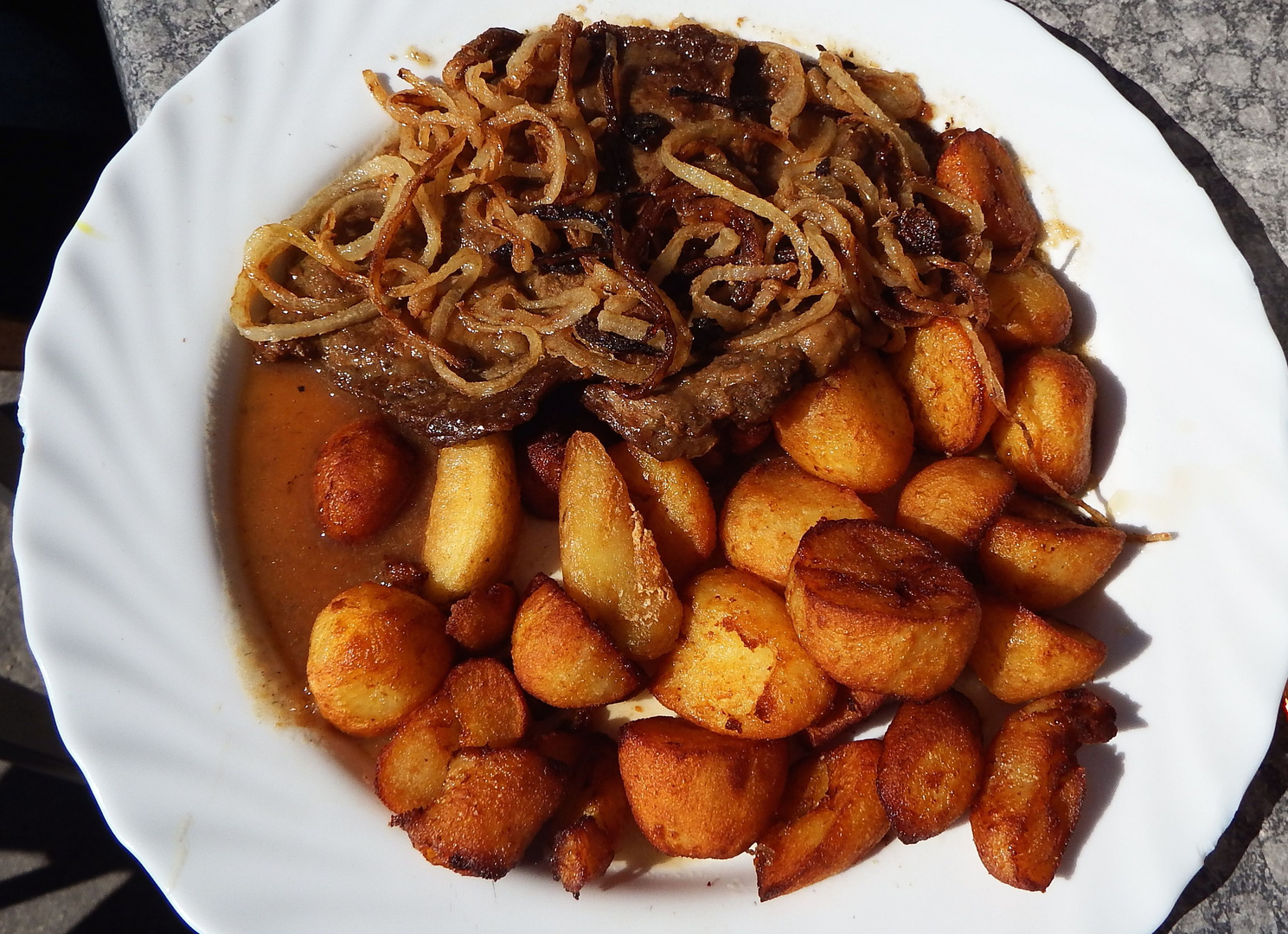 Wiener Zwiebelrostbraten Foto & Bild | stillleben, food-fotografie ...