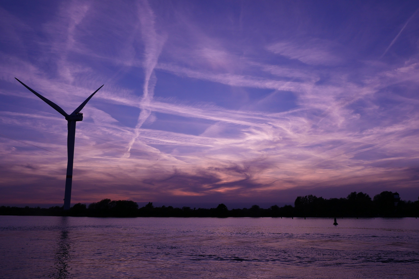 Windrad Foto And Bild Himmel Himmel And Universum Kondensstreifen Von
