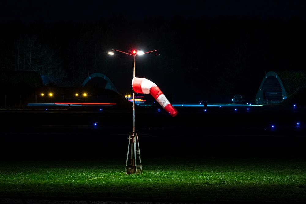 Windsack Foto & Bild | luftfahrt, militärfliegerei, alltagsdesign ...