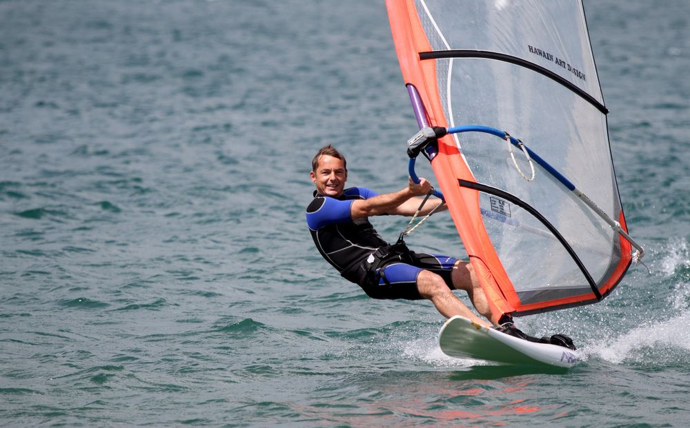 Windsurfen am Singliser See Foto & Bild | sport, segel- surf ...