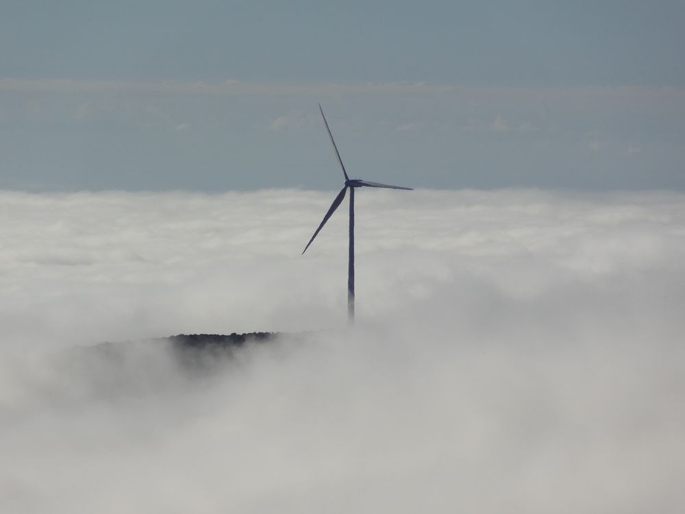 Windturbinen auf der Paúl da Serra Foto & Bild | europe, portugal ...