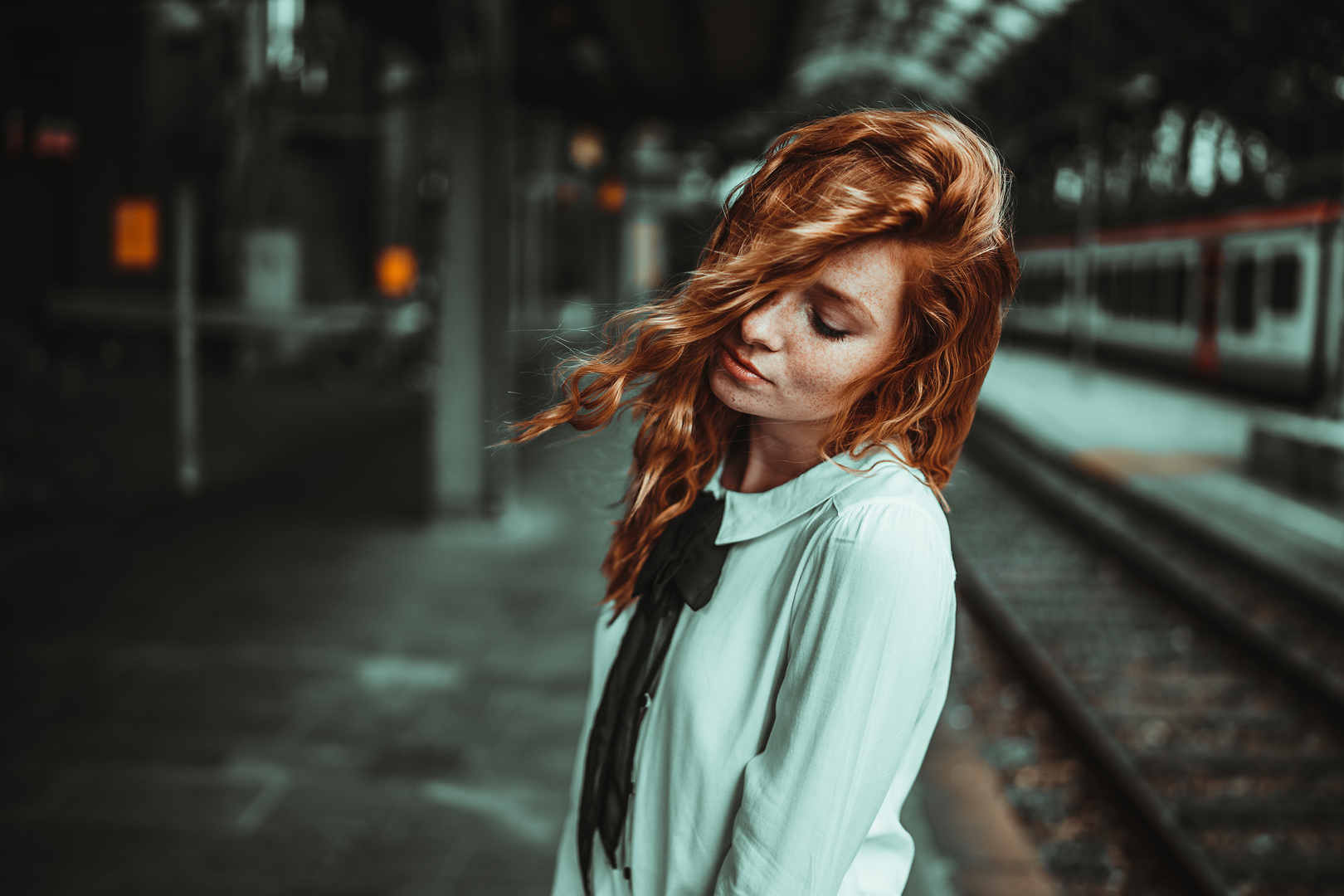 WINDY Foto & Bild | portrait, portrait frauen, outdoor Bilder auf ...