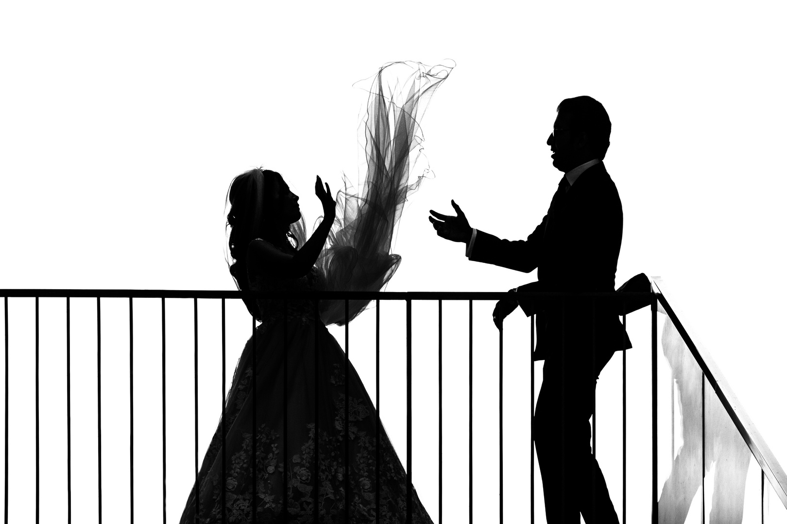 windy wedding Foto & Bild | erwachsene, streetfotografie mit menschen, paare Bilder auf ...