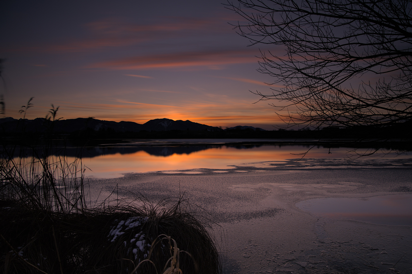Winterliche Abendstimmung am See Foto & Bild | sonnenuntergang, wasser, wolken Bilder auf ...
