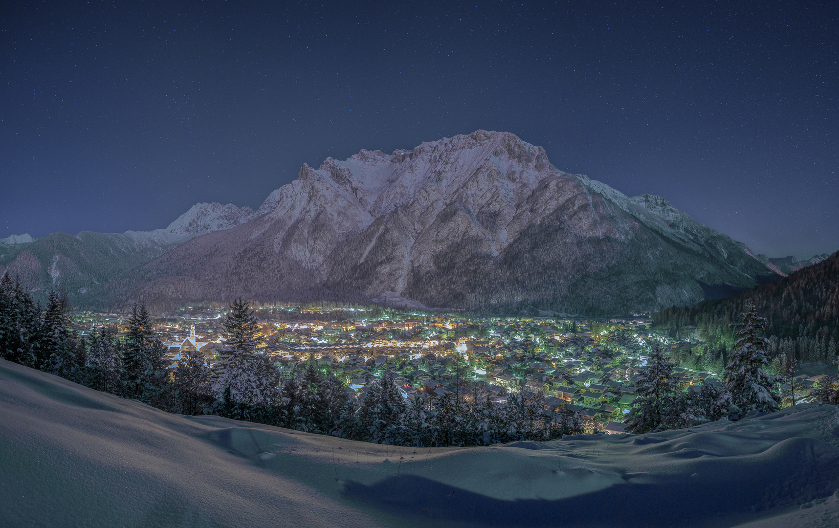 Winternacht über Mittenwald Foto & Bild | jahreszeiten, winter, wald ...